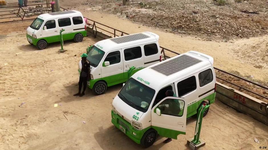 Solar bus revolution in Nigeria – DW – 08/30/2022
