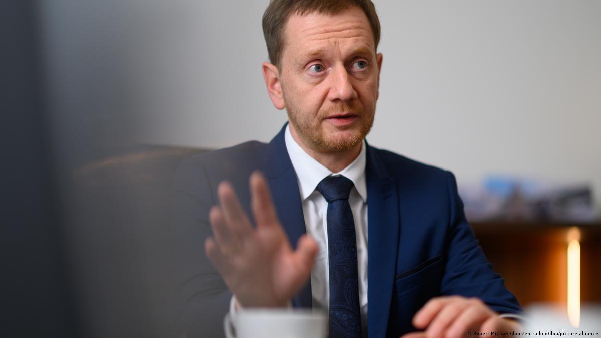 Kretschmer: Russian gas should resume after Ukraine war – DW – 10/23/2022