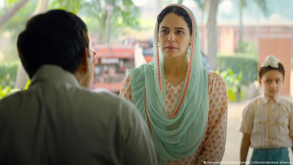 بھارت میں اب فلم صنعت بھی فرقہ پرستی کے نرغہ میں! – DW – 30.10.2022