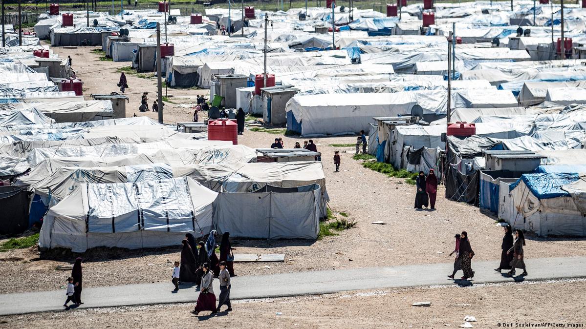 Netherlands to repatriate 40 women and children from Syria – DW – 11/01 ...