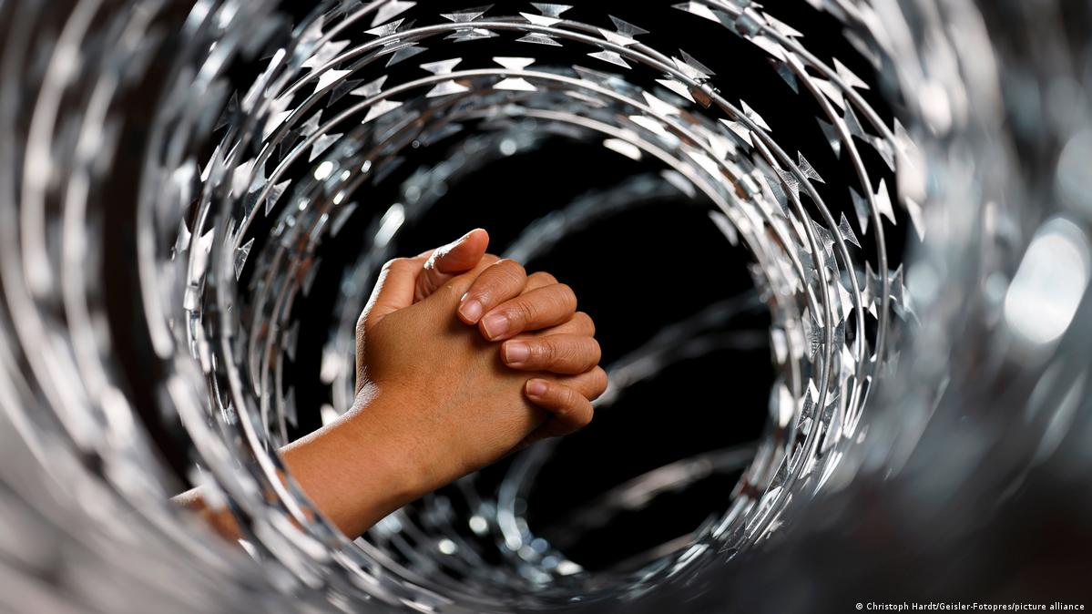 Tantangan HAM di Indonesia: Dari Minim Data hingga KUHP Baru – DW – 10. ...