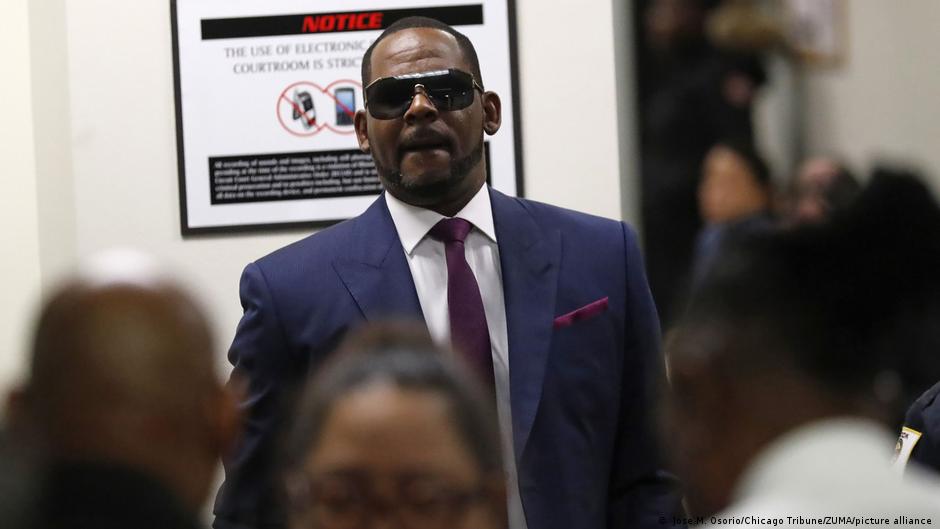 R. Kelly convicted of child pornography charges – DW – 09/14/2022