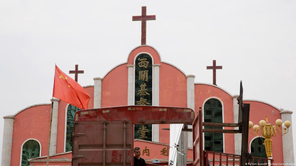 Why is China again targeting underground 'house churches?' – DW – 10/22 ...