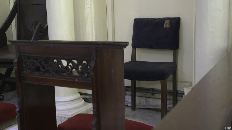 Why does Nigeria have the queen's chair?