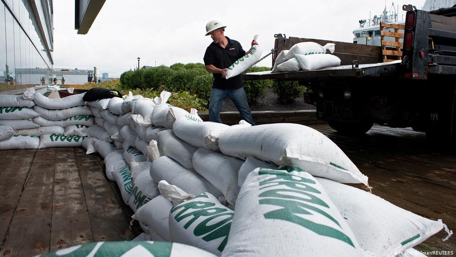 Hurricane Fiona hits eastern Canada – DW – 09/24/2022