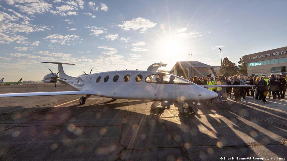 Nachhaltig Fliegen - geht das? – DW – 06.09.2024