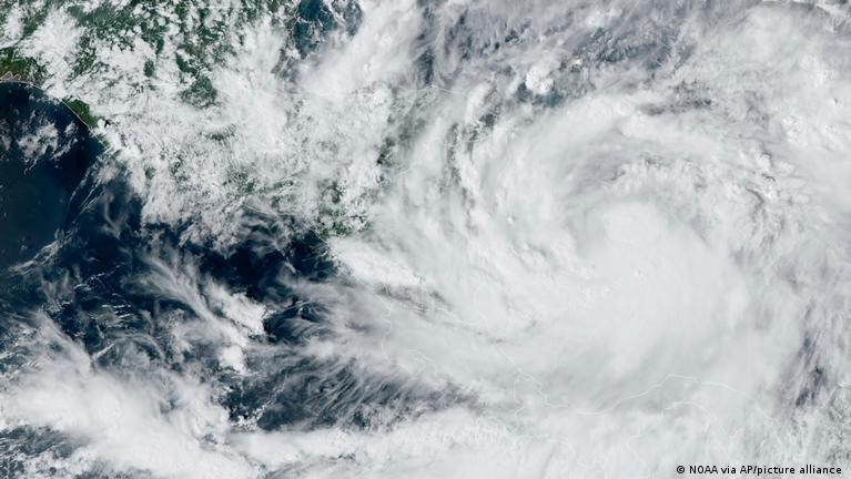 Tormenta Cindy se fortalece rumbo a las Antillas Menores