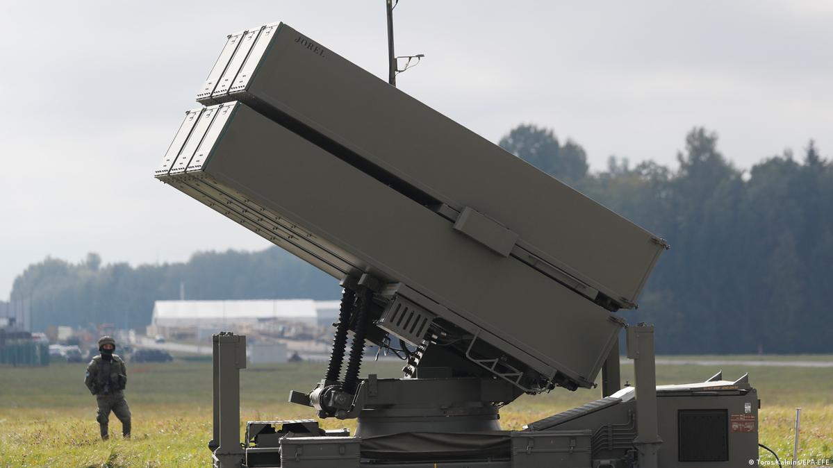 Updates: Ukraine receives first NASAMS air defense systems – DW – 11/07 ...