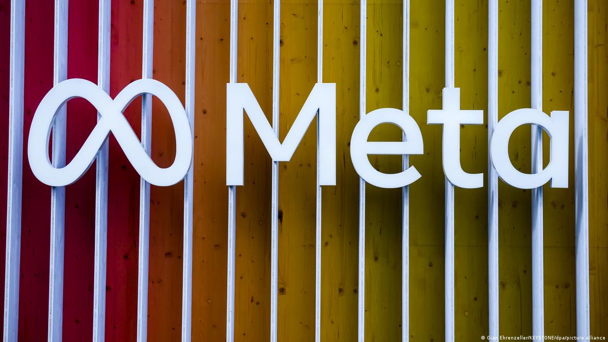 Ireland fines Facebook owner €265 million over data breach – DW – 11/28 ...