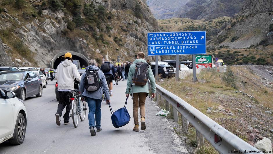 Escape from conscription: Russian draft evaders in Germany – DW – 12/27 ...