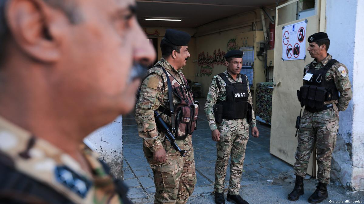 Rockets hit Baghdad as Iraq MPs meet to elect president – DW – 10/13/2022