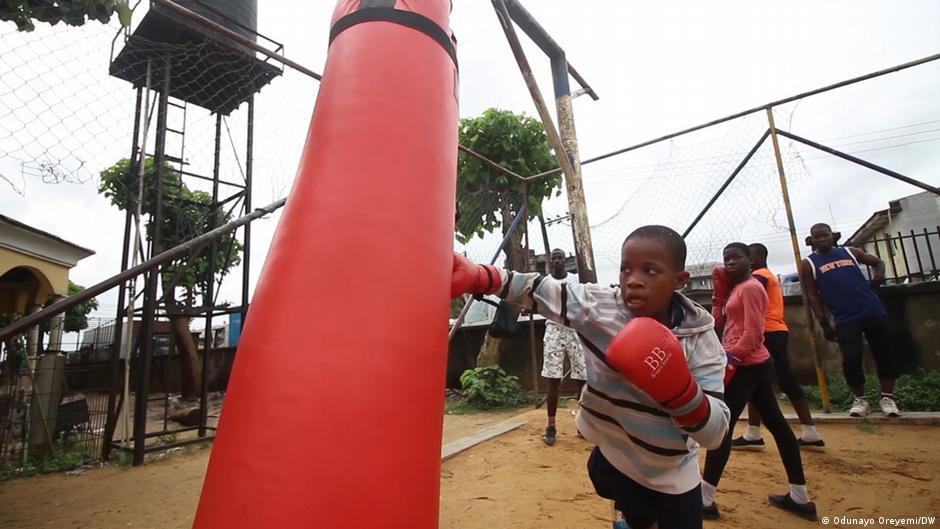 Nigeria's next boxing queen – DW – 11/24/2022