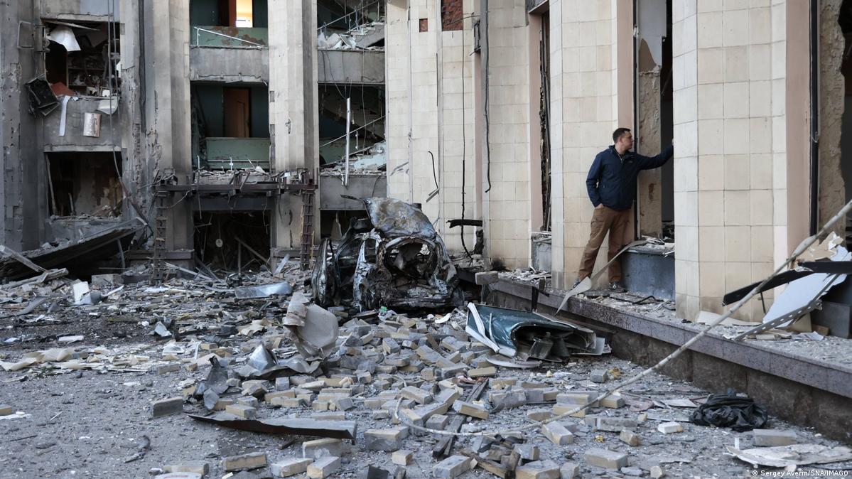 Ukraine updates: Russia's tactics in Donbas 'crazy' – DW – 10/26/2022