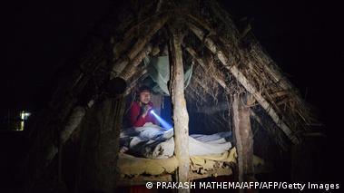 Nepal: Why menstrual huts still exist despite being illegal – DW – 10 ...