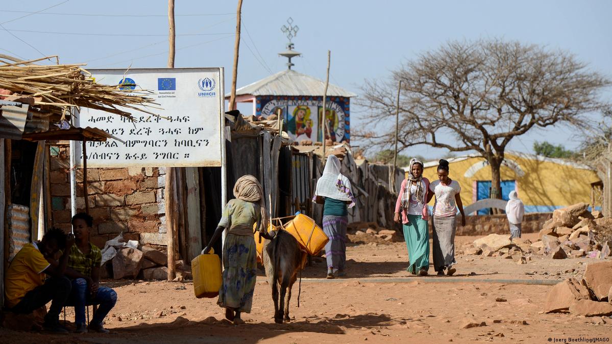 Eritrean troops seen leaving towns in Ethiopia's Tigray – DW – 01/22/2023