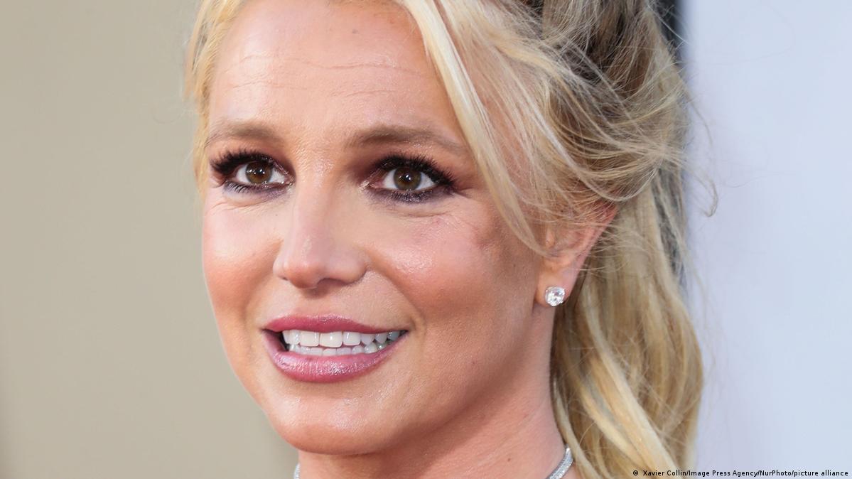Irans Presseagentur feuert gegen Britney Spears – DW – 19.10.2022
