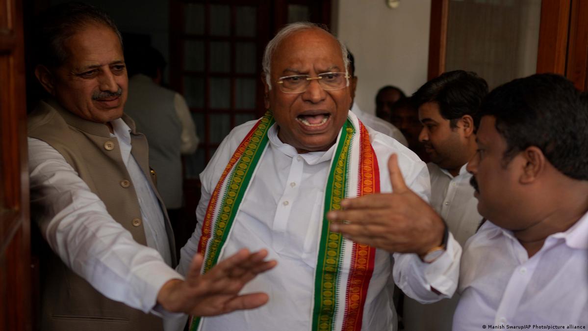 Can a non-Gandhi president revive India's Congress party? – DW – 10/20/2022