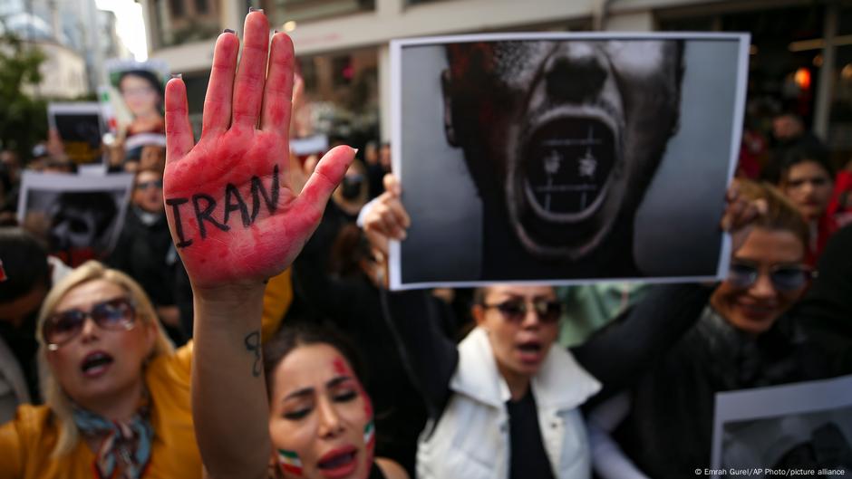 Protests rage in Iran as Germany issues travel warning – DW – 10/22/2022 Protests rage in Iran as Germany issues travel warning – DW – 10/22/2022
