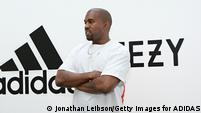 Adidas sits on Yeezy shoes after rift with US rapper – DW – 05/05/2023