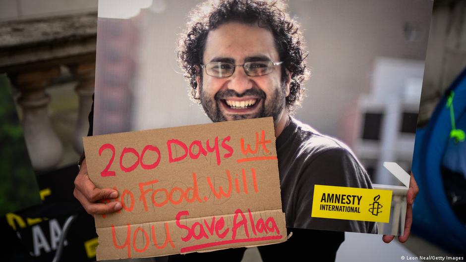 Egyptian-British activist ends hunger strike, family says – DW – 11/15/2022