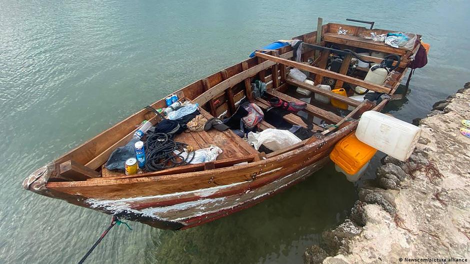 Migrant boat collides with Cuban border guard, killing 5 – DW – 10/30/2022