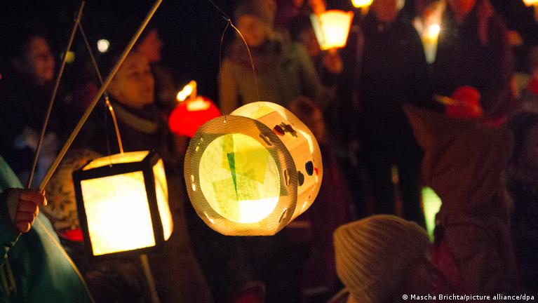 Feast of Saint Martin: Festival of light and song – DW – 11/10/2022