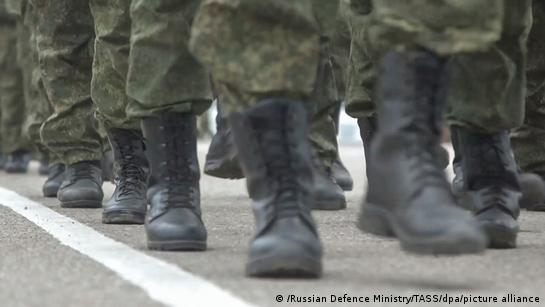 Could Russia's military exercises mean a new mobilization? – DW – 01/31 ...