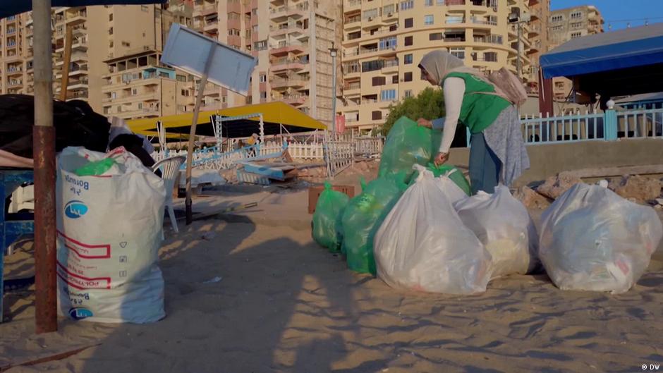 Tackling plastic waste in Egypt – DW – 11/10/2022