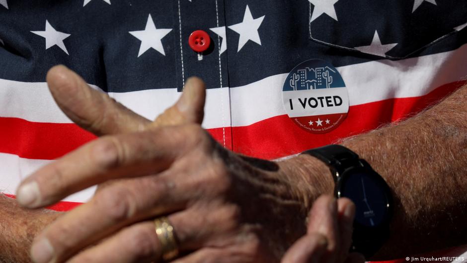 Midterm election: Key Senate races too close to call – DW – 11/10/2022