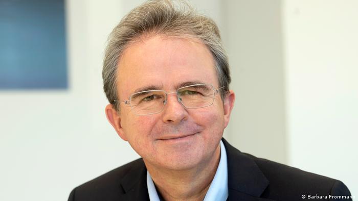 Soziales Pflichtjahr: Kitt für die deutsche Gesellschaft? | Deutschland ...