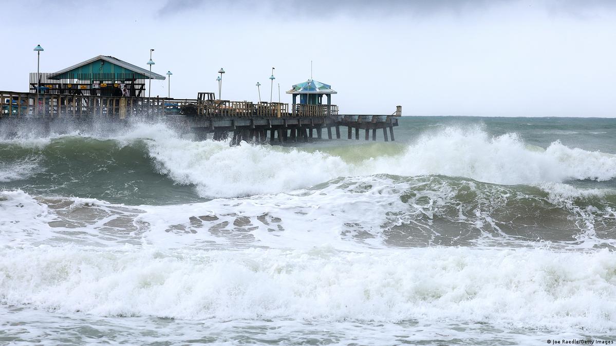 Guguwa ta kada a Florida – DW – 11/10/2022