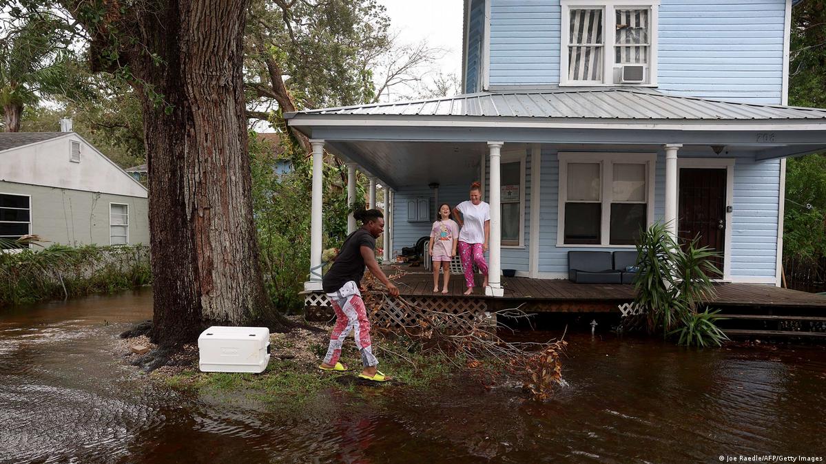 Hurricane Nicole: 2 killed in Florida storm
