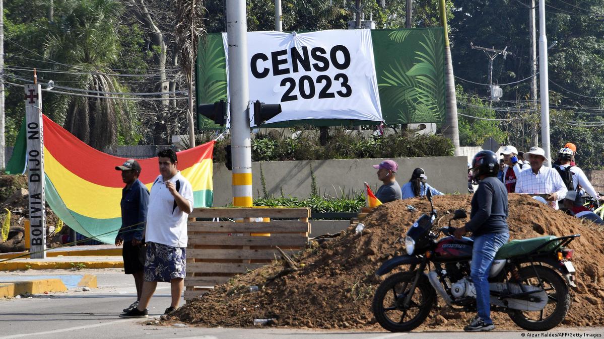 Luis Arce promulga ley del censo tras protestas en Bolivia
