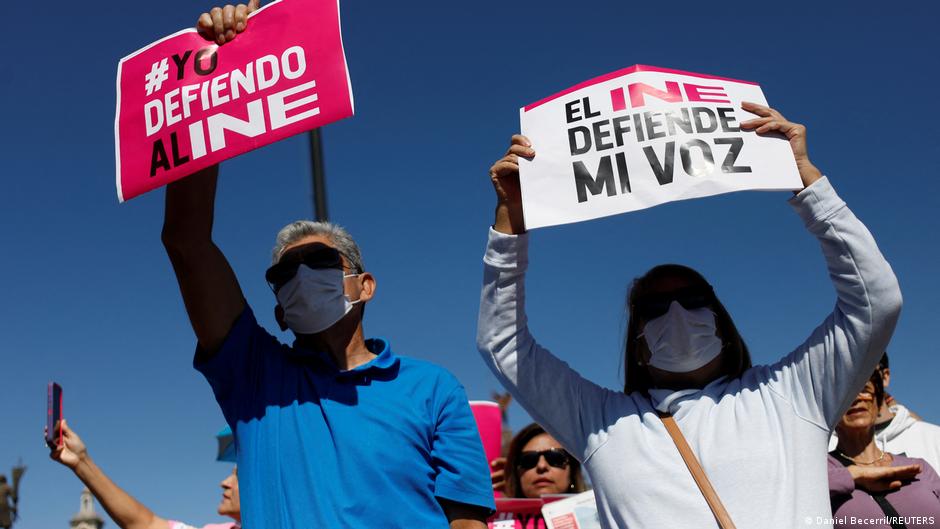 Mexico: Top court suspends parts of electoral reform bill – DW – 03/25/2023