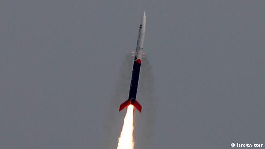India launches first privately made space rocket – DW – 11/18/2022