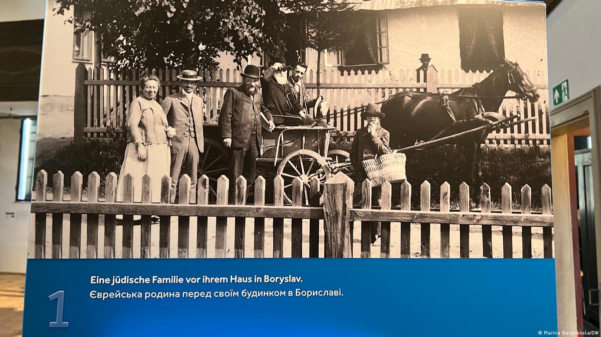Exhibition explores 100 years of Jewish life in Ukraine – DW – 11/22/2022