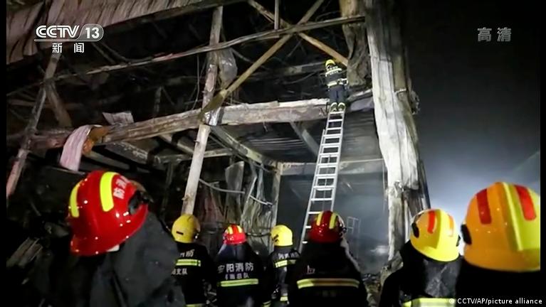 China: Factory fire kills at least 38 – DW – 11/22/2022