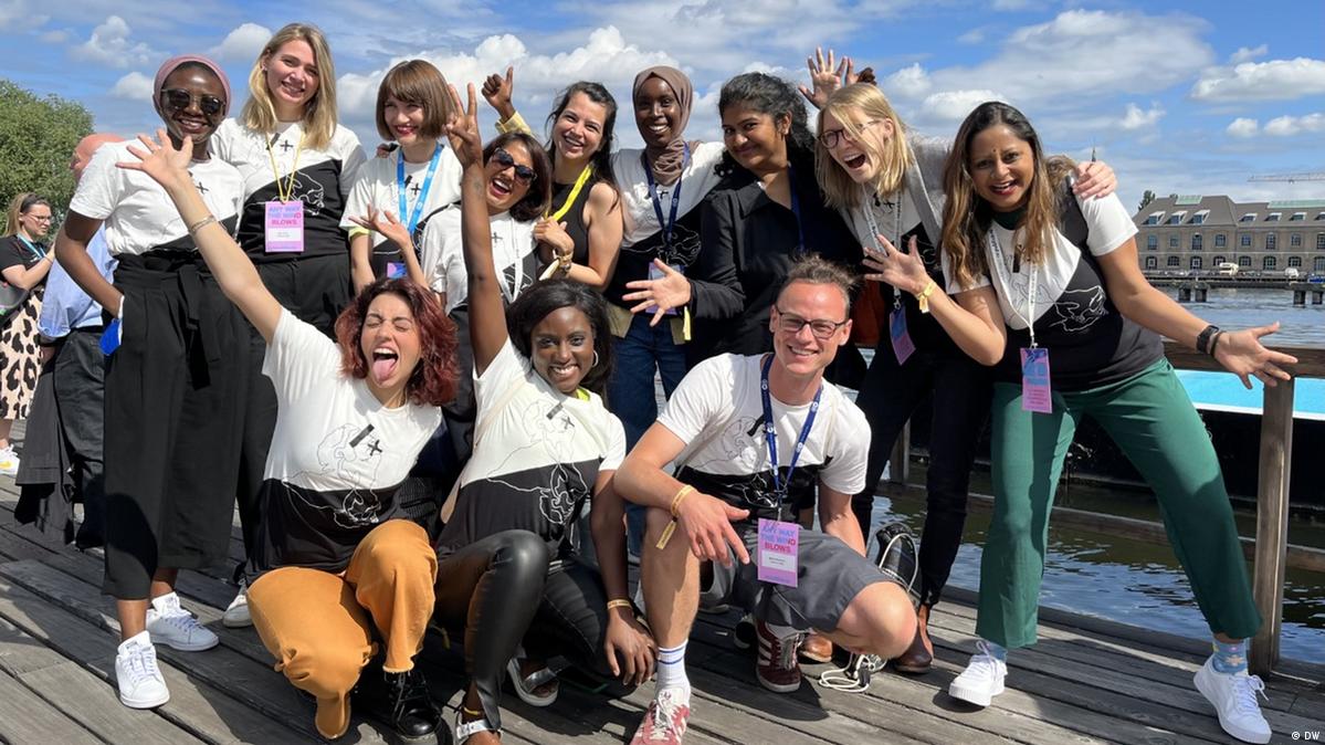 DW selecciona a nuevos aspirantes a periodistas – DW – 23/11/2022