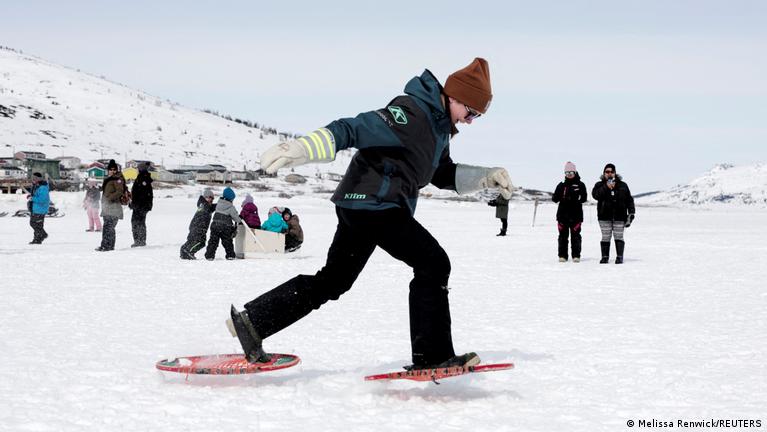 Facing climate change, Canada's Inuit live on thin ice – DW – 11/27/2022