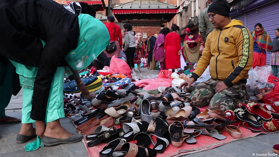 Street vendors in Kathmandu fear losing livelihood – DW – 11/25/2022