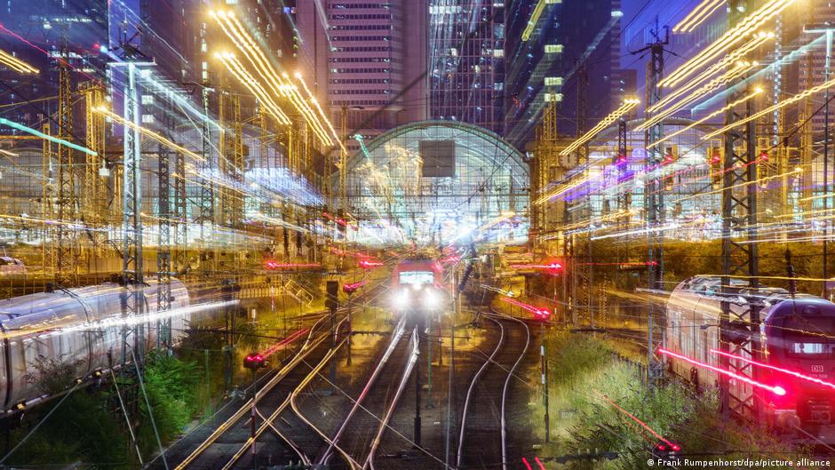 Business headlines that shaped 2022 – DW – 12/26/2022