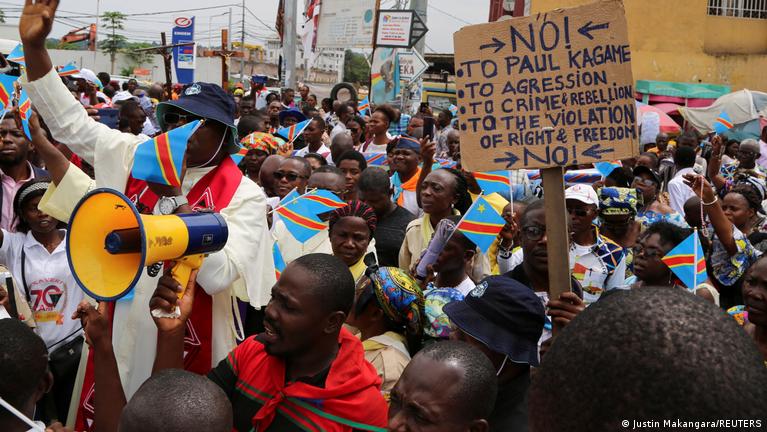 Nationwide rallies in Congo protest rebel violence in east – DW – 12/04 ...
