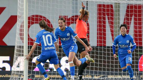 Anna Margraf: From Germany to Australia and back again – DW – 12/05/2022