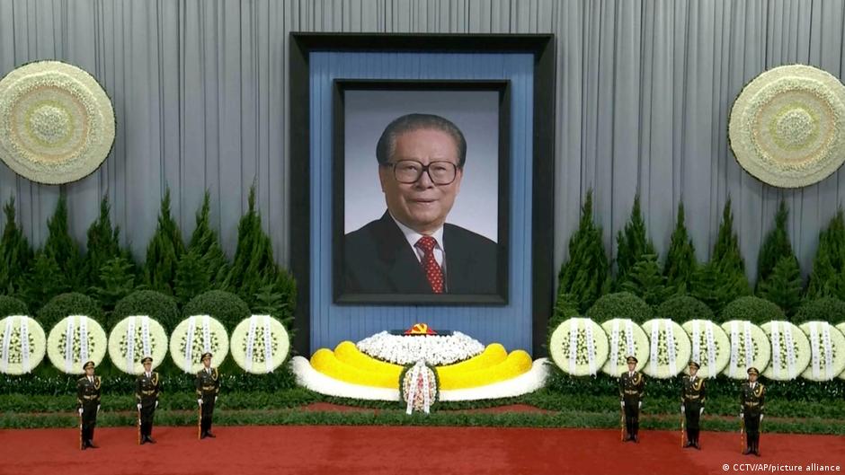 China bids farewell to influential ex-leader Jiang Zemin – DW – 12/06/2022