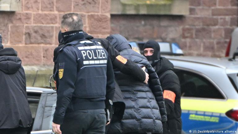 More suspects wanted in foiled German coup plot – DW – 12/08/2022