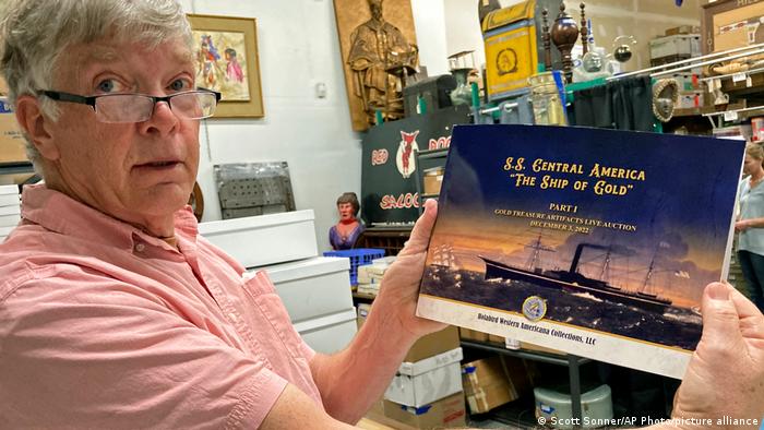 Subastan jeans del naufragio del "Barco del Oro" de 1857 por 114.000 ...