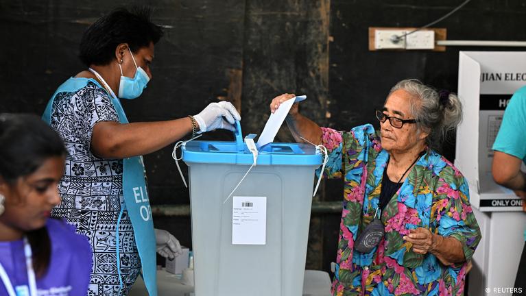 Fiji election results show parliamentary deadlock – DW – 12/18/2022