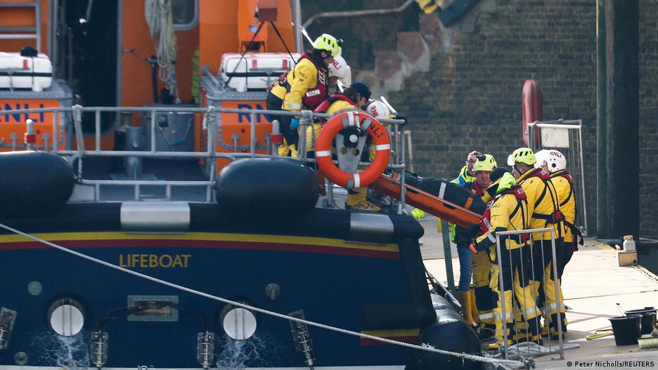 Hadarin jirgin ruwa ya rutsa da bakin haure – DW – 12/14/2022