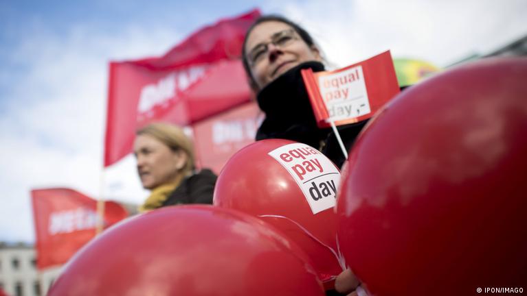 Germany's gender pay gap just won't go away – DW – 03/07/2023