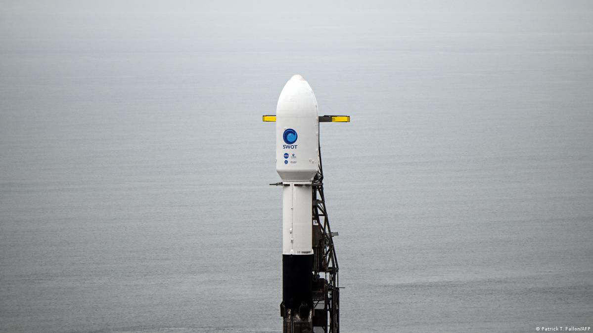Powerful satellite launched to map world's oceans